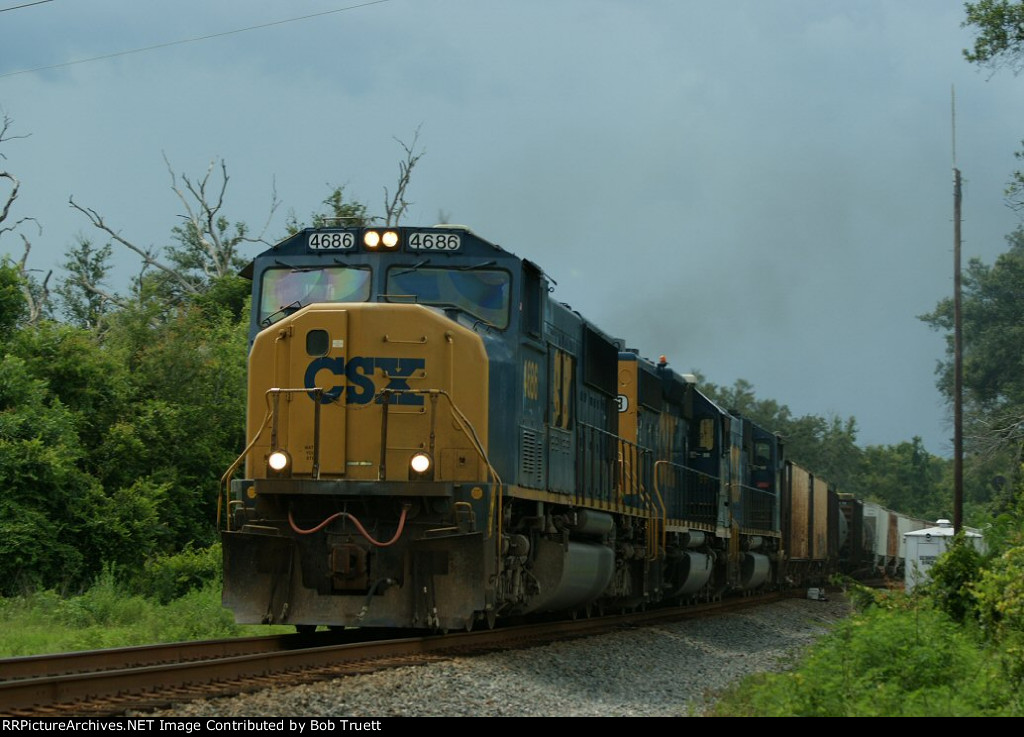 CSX 4686 SB at SE Santos - just north of Belleview, FL